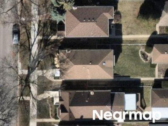 N Neenah Ave
