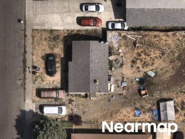 N Nelson St