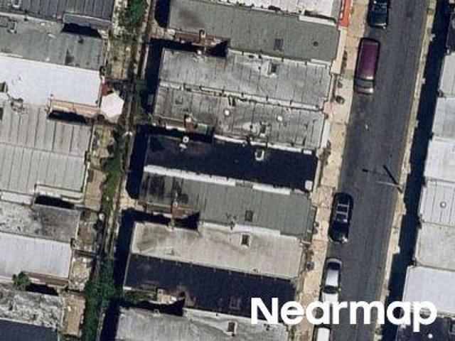 N Newkirk St