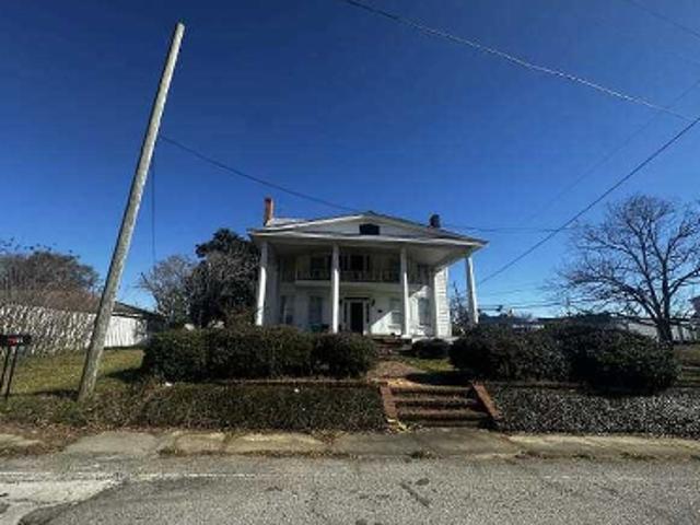 N Newton St