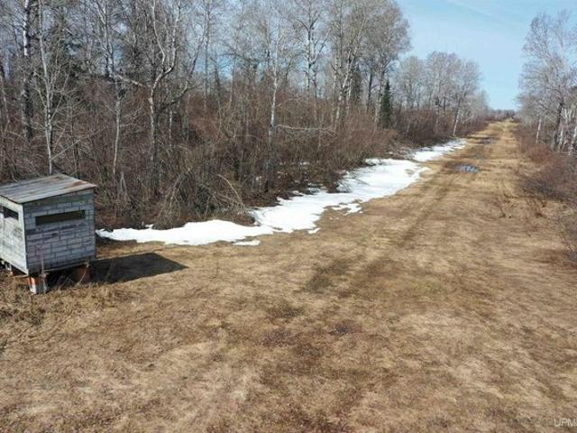 N Novak Rd, Ewen, MI 49925