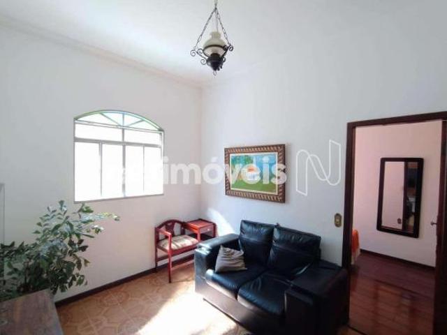 Não Perca Esta Oportunidade Única! Casa Espacosa com 3 Quartos Bem Localizada no São Benedito!