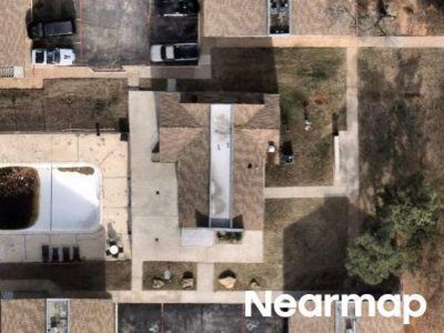 N Oak Grove Dr