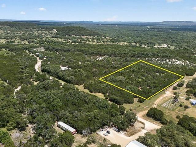 N Oak Lawn Dr, Bandera, TX 78003