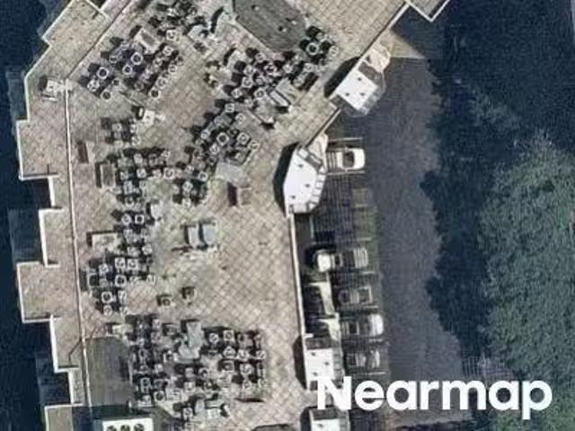 N Oak St Apt