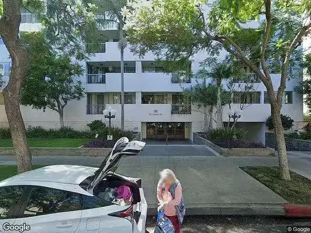 N Oakhearst Dr #203, Beverly Hills, CA 90210