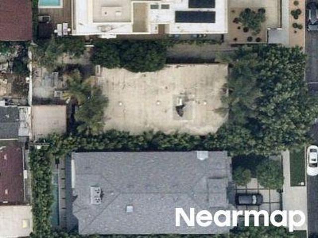N Ogden Dr