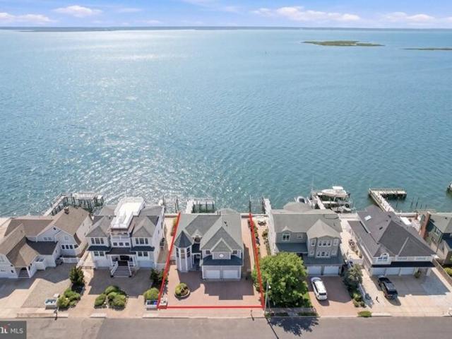 N Old Whaling Ln, Long Beach Township, Home For Sale
