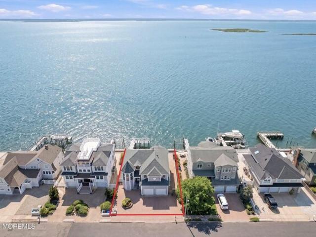 N Old Whaling Ln, Long Beach Township, Home For Sale
