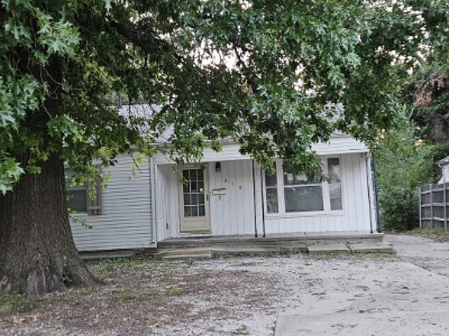 N Oliver Ave