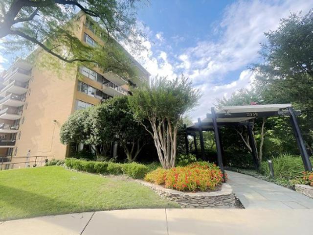 N Adams St Apt 208