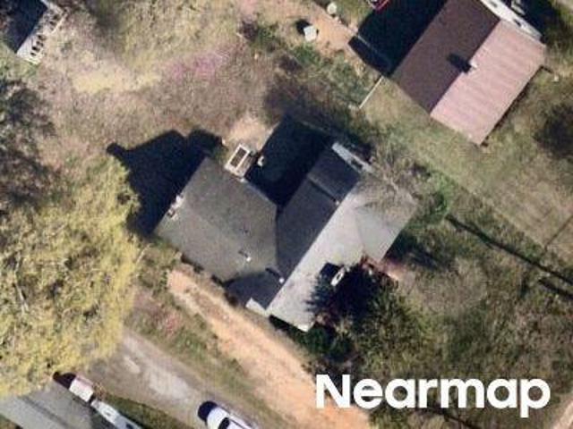 N Adair St