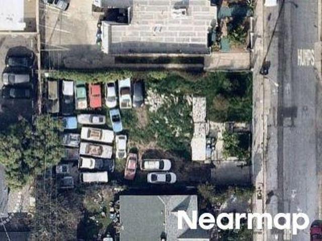 N Alexandria Ave