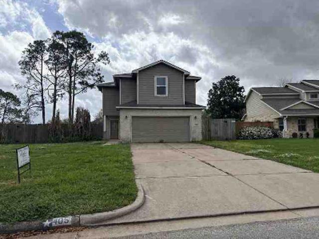 N Amherst Dr