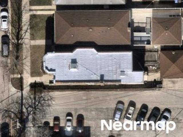 N Artesian Ave