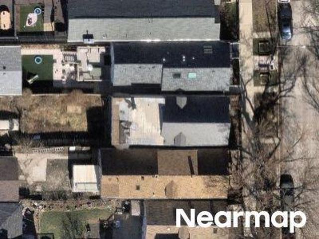 N Artesian Ave