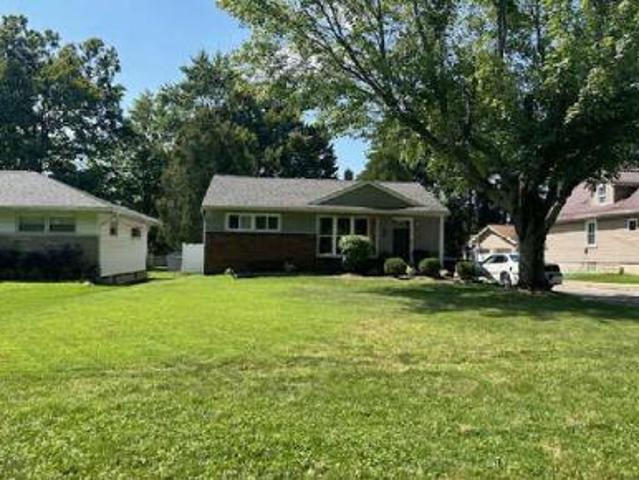 N Buhl Farm Dr