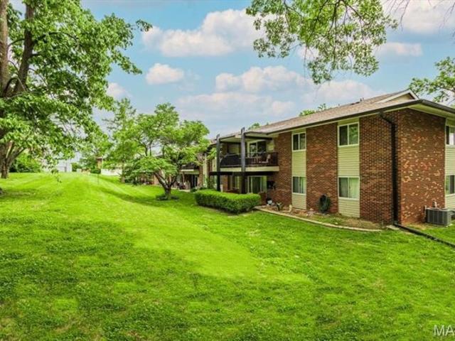 N Bunker Hill Dr Unit F, Mehlville, Condo For Sale