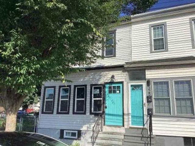 N Burlington St