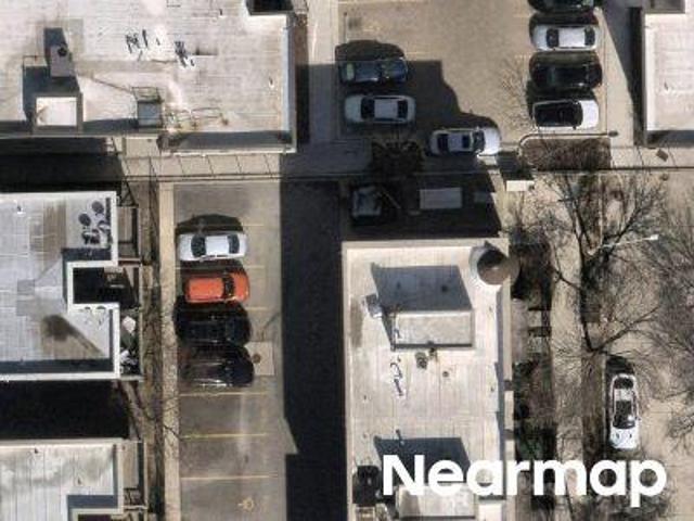 N Burling St # B