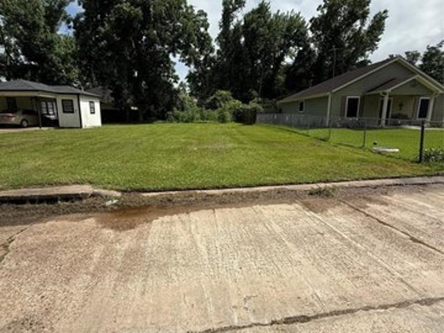 N Bakers Ciricle Cir N, Liberty, TX 77575