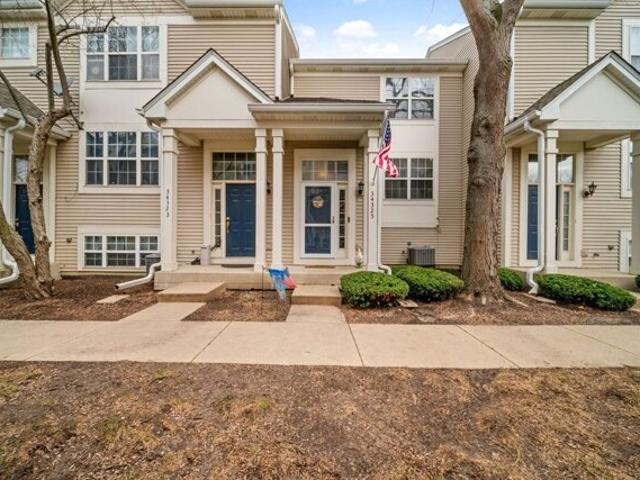 N Barberry Rd, Round Lake, Condo For Sale