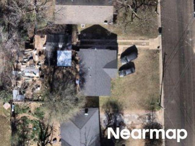 N Barron Ave