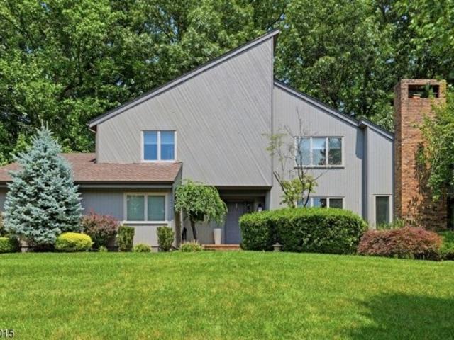 N Bayard Ln, Mahwah, Home For Sale