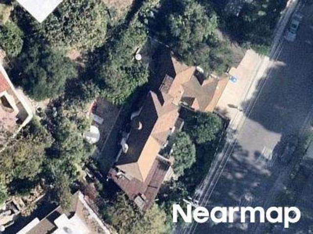 N Beachwood Dr