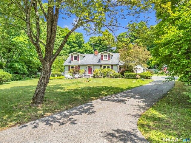 N Beech Tree Rd, Brookfield, Home For Sale
