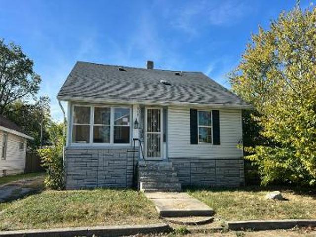 N Bell St