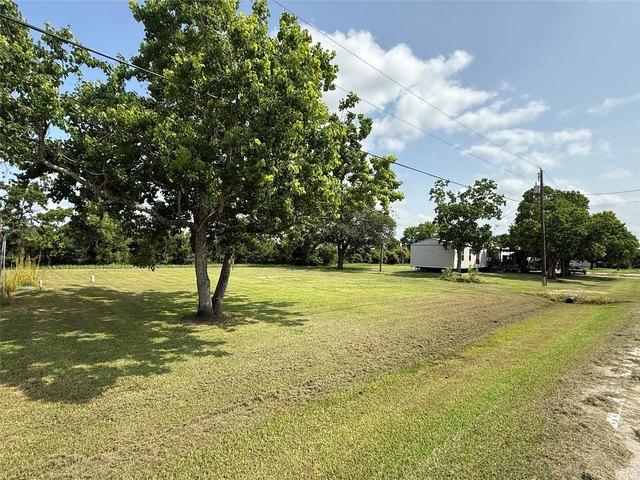 N Belt St, Brazoria, TX 77422