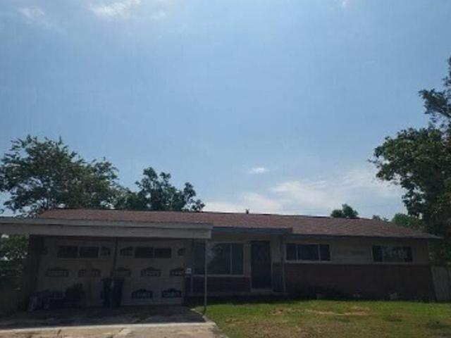 N Berkley Dr