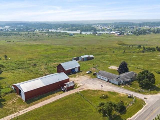 N Black River Rd, Cheboygan, Home For Sale