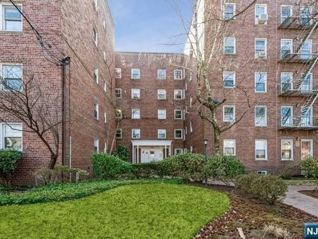 N Bridge Plz Unit G, Fort Lee, Property For Sale