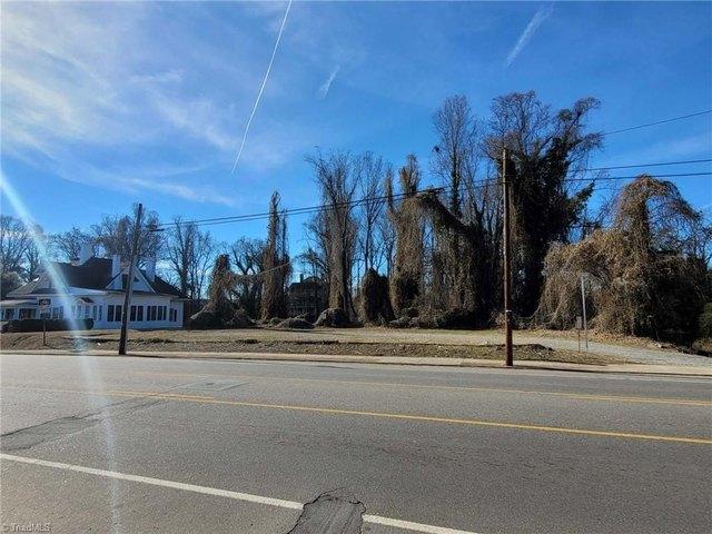 N Bridge St, Elkin, NC 28621