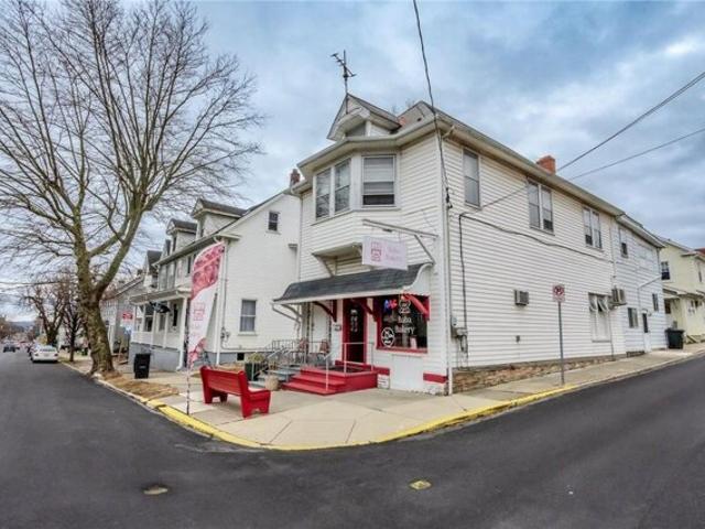 N Broad St, Nazareth, Home For Sale