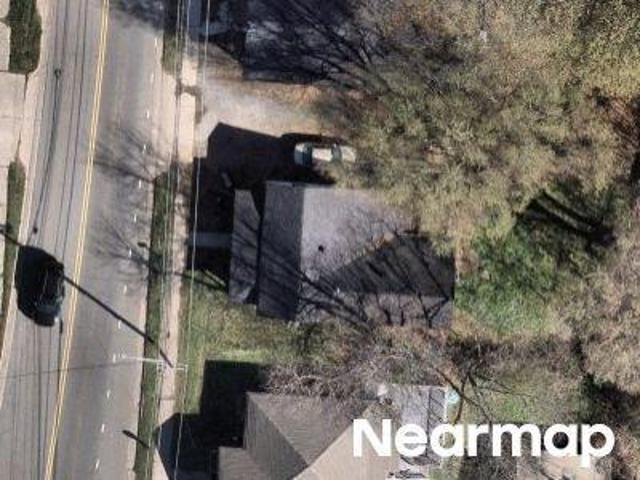 N Broad St
