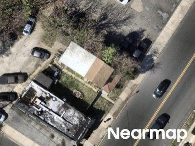 N Broad St