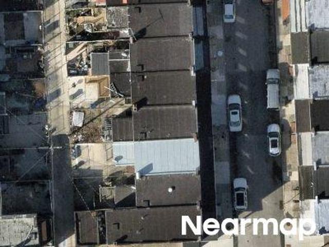 N Curley St