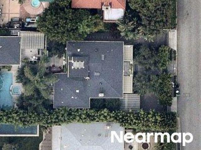 N Curson Ave