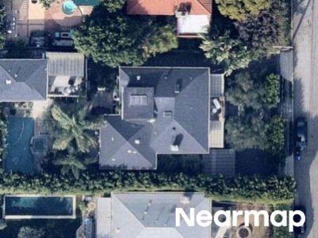 N Curson Ave