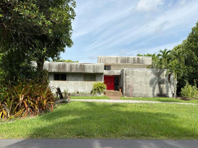 N Calusa Club Dr