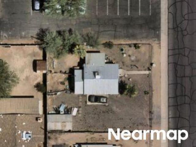 N Cameron Ave