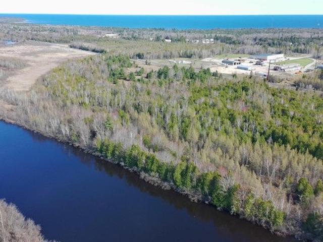 N Cedar St, Manistique, MI 49854