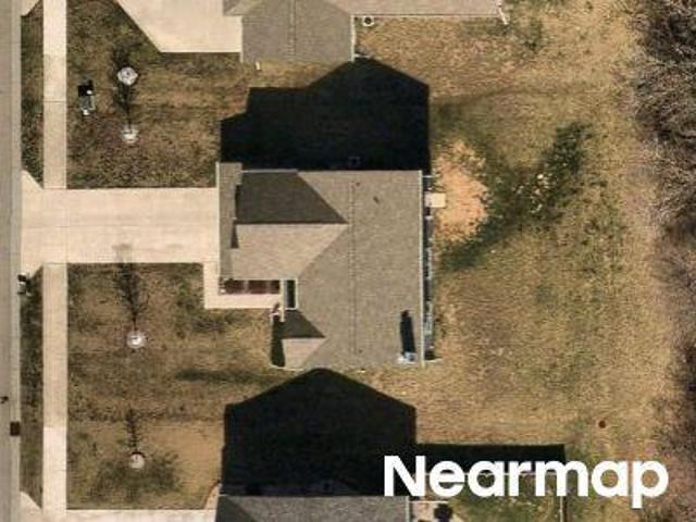 N Cedarwood Dr