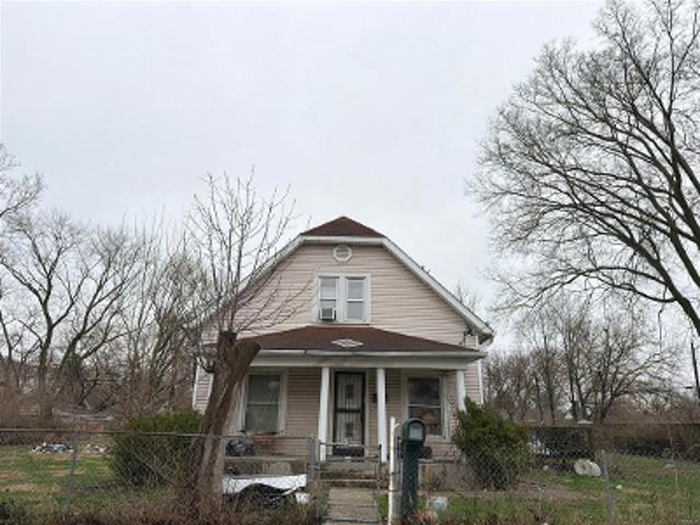 N Centennial St