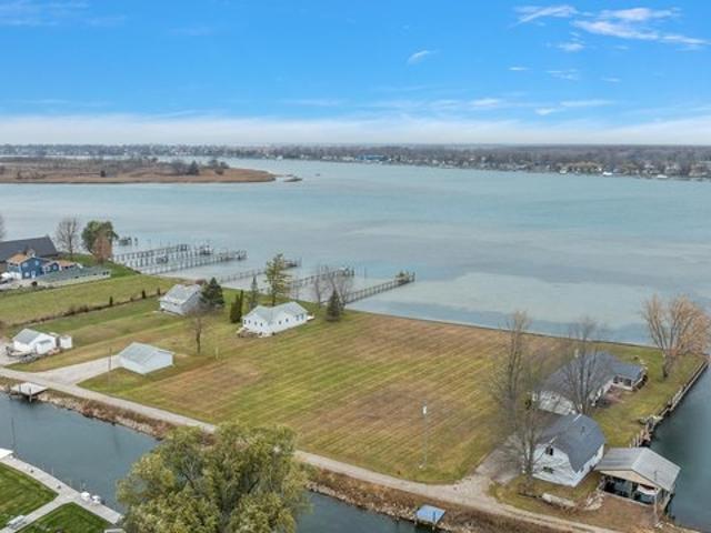 N Channel Dr, Harsens Island, MI 48028