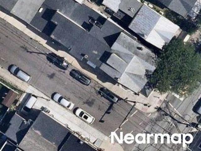 N Charlotte St