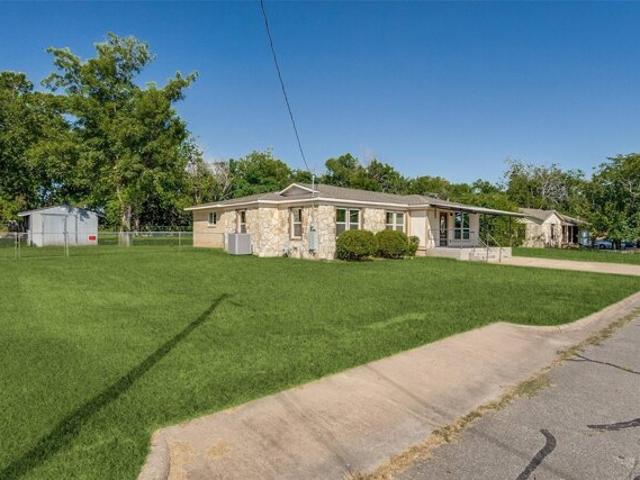 N Cherry Ln, Granbury, Home For Sale